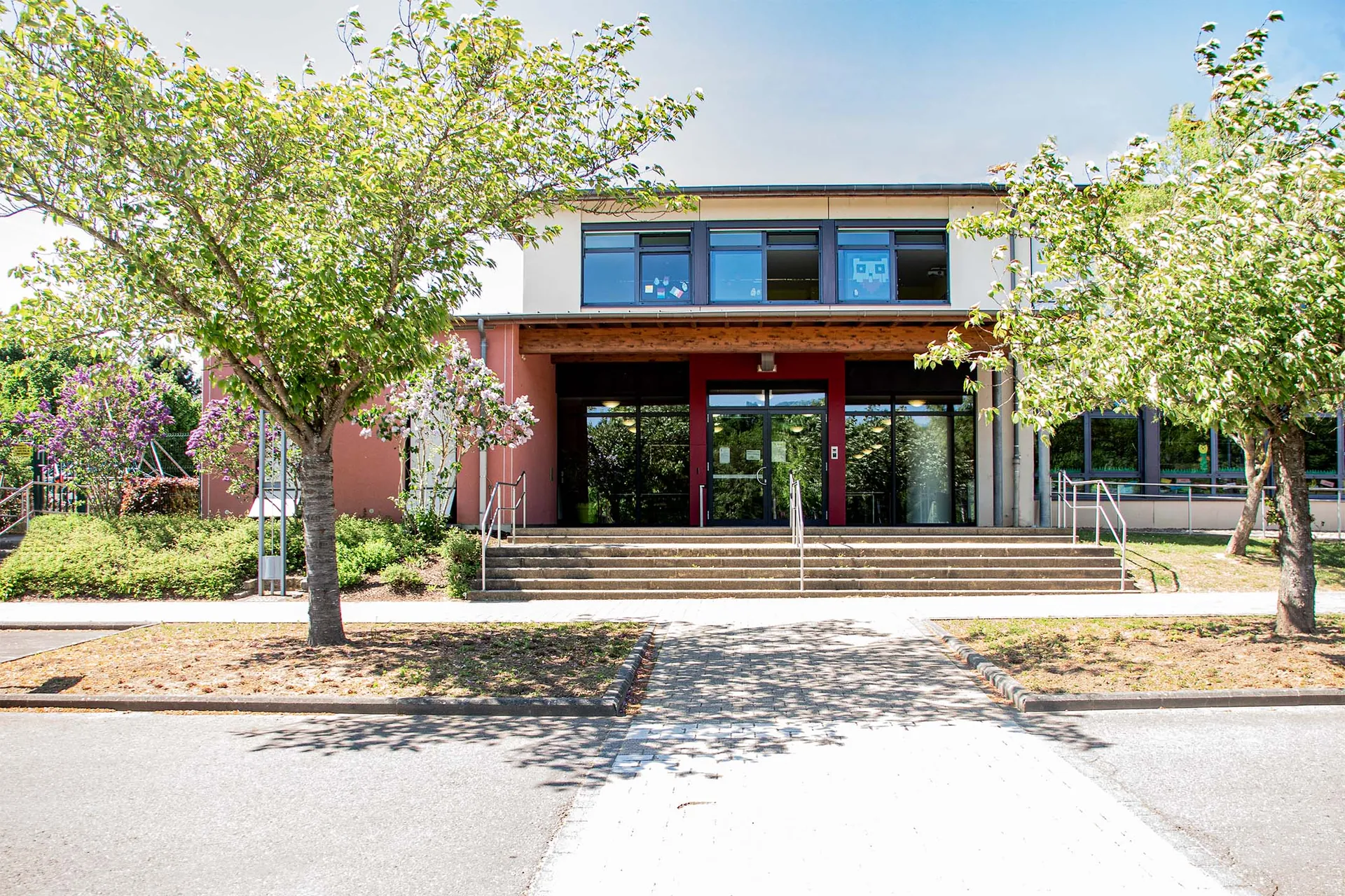 École primaire & d’un hall des sports à Useldange – RHAU